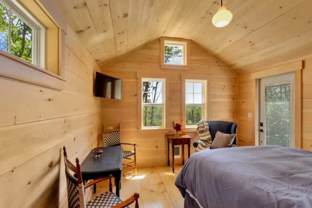 Maple Cabin - Steamboat Wharf Cabins