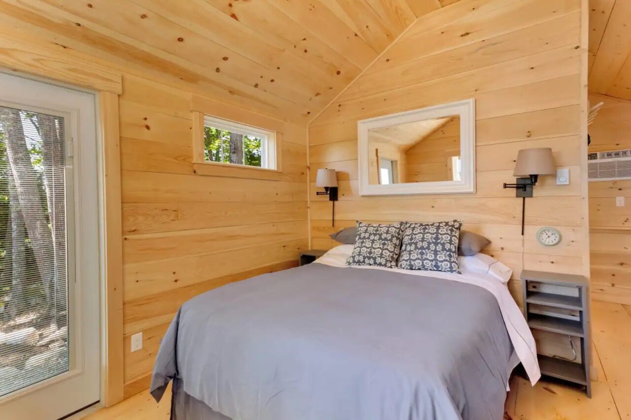 Maple Cabin - Steamboat Wharf Cabins